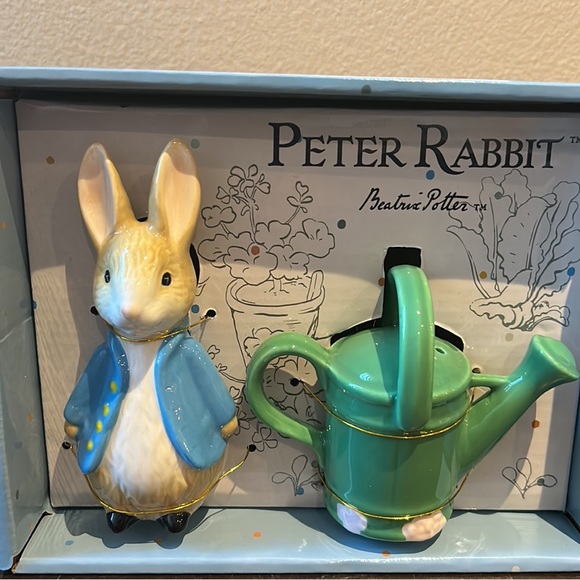 Dining | New Peter Rabbit Beatrix Potter Bunny Watering Can Salt Pepper ...